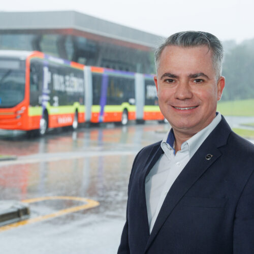 Volvo inicia programa de validação de ônibus biarticulados 100% ...
